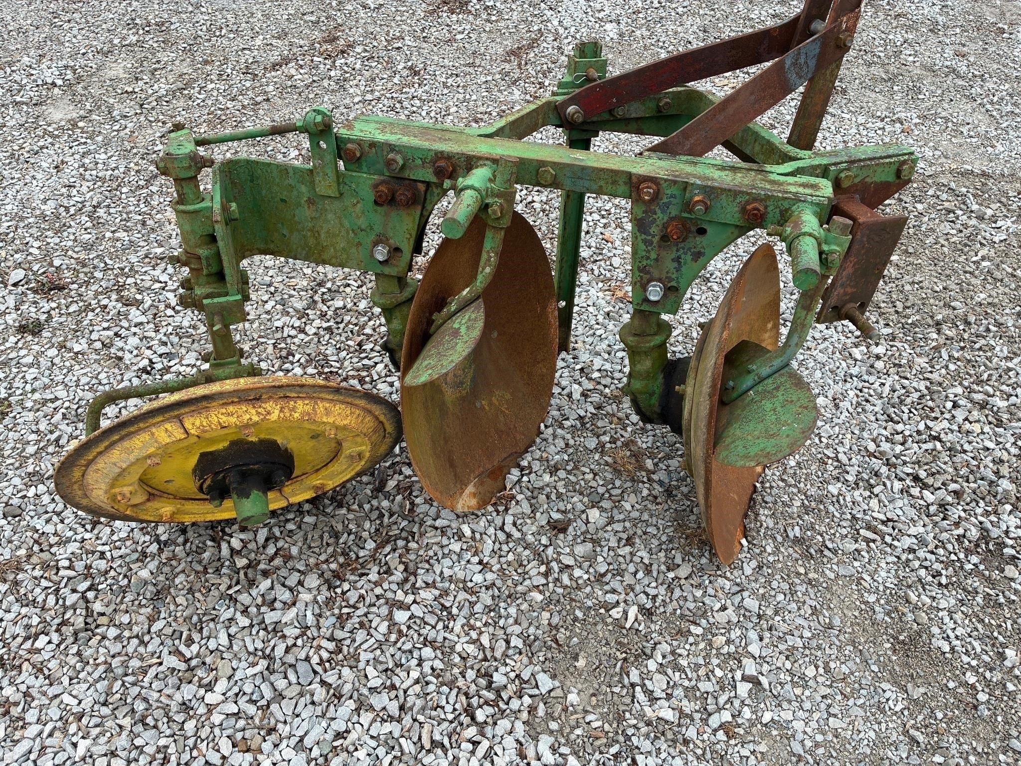 Lehde Auction Service – Large or Small, Your Auction Deserves a Good Call!