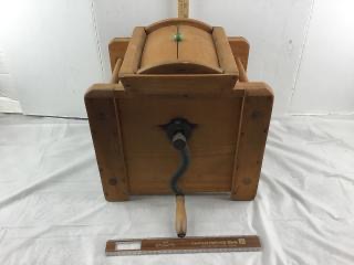 Lehde Auction Service – Large or Small, Your Auction Deserves a Good Call!